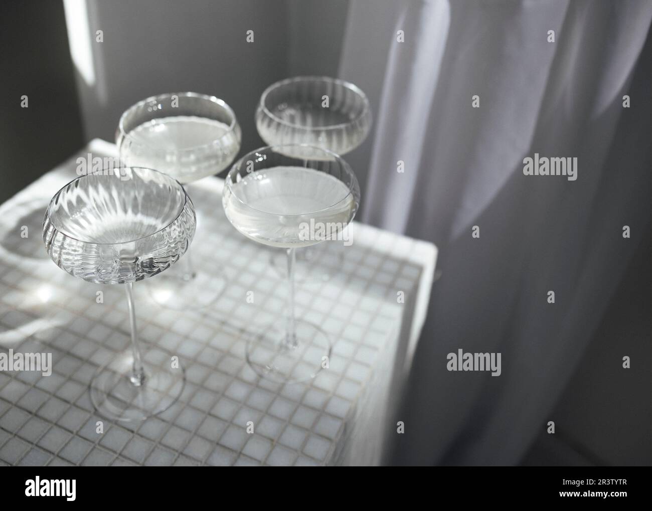 Sunshine reflecting on glass hi-res stock photography and images - Alamy