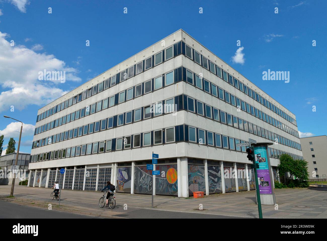 Data center architecture hi-res stock photography and images - Alamy