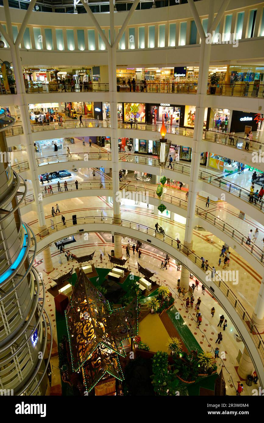 Suria KLCC, Shopping Centre, Kuala Lumpur, Malaysia Stock Photo - Alamy
