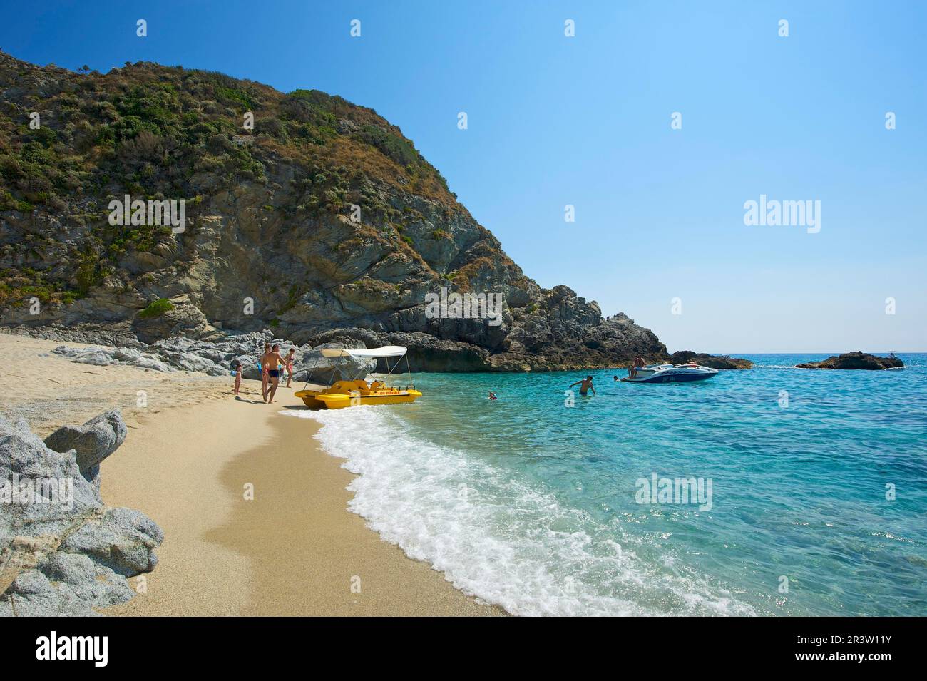 Rocky coast capo vaticano hi-res stock photography and images - Alamy