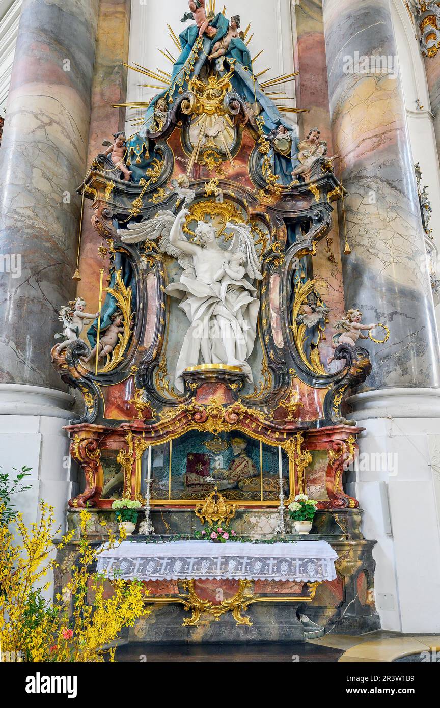 Abbey altar hi-res stock photography and images - Alamy