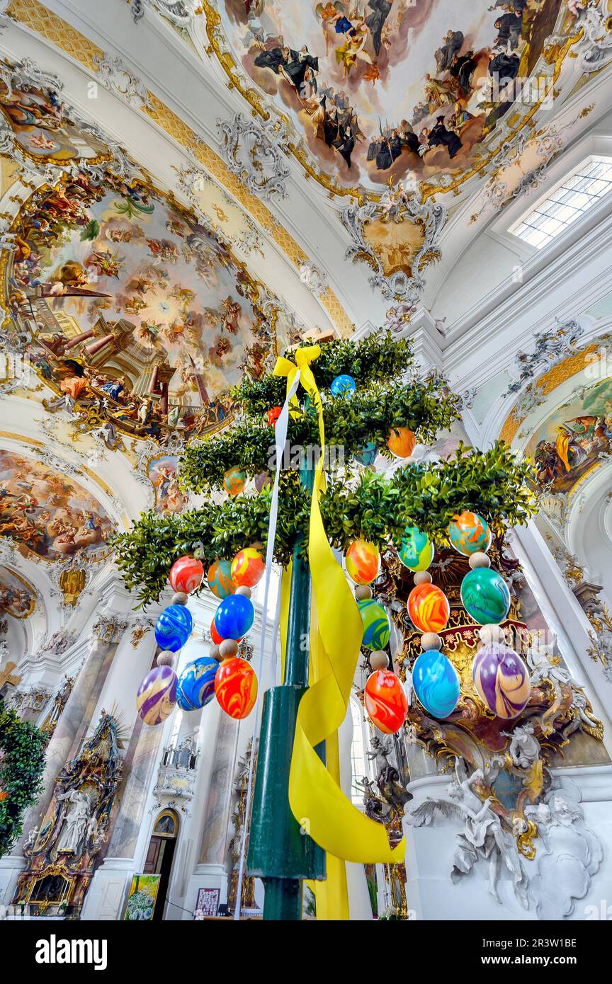 Catholic church interior easter hi-res stock photography and images - Alamy