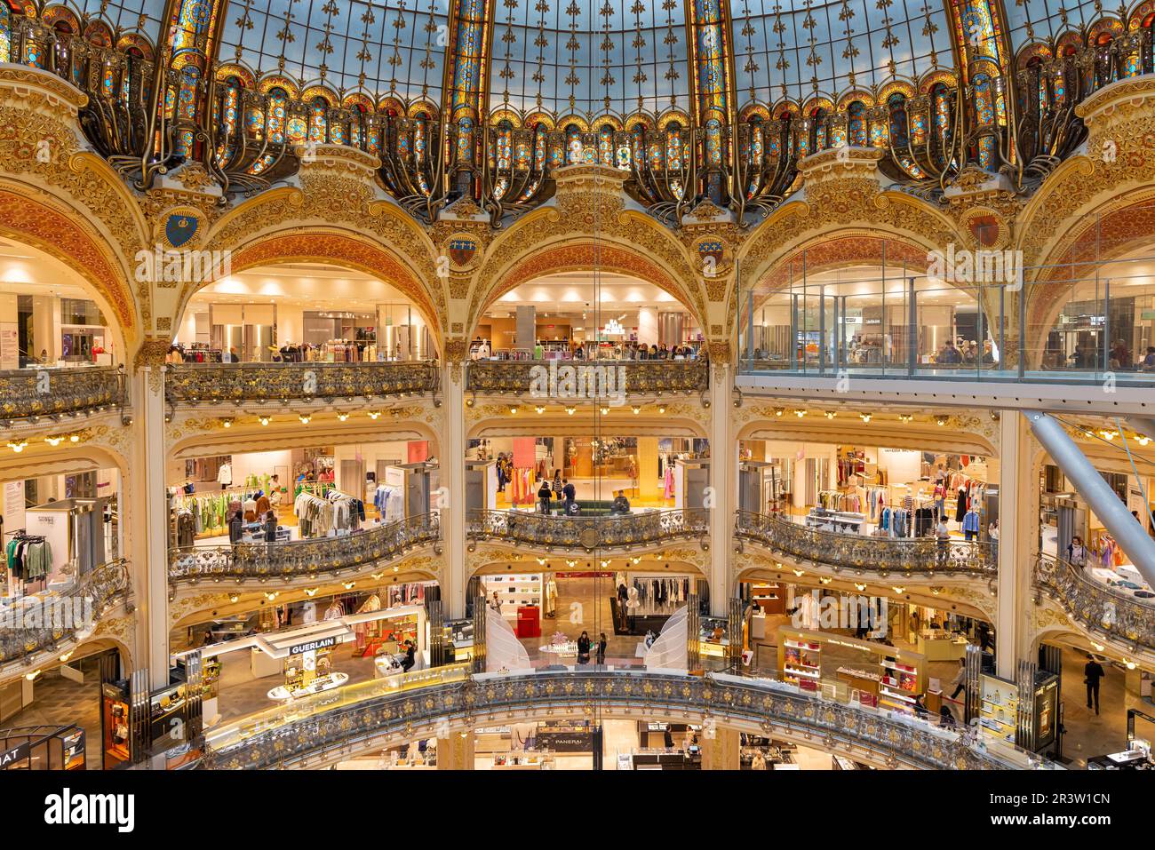 Paris arcade hi-res stock photography and images - Alamy