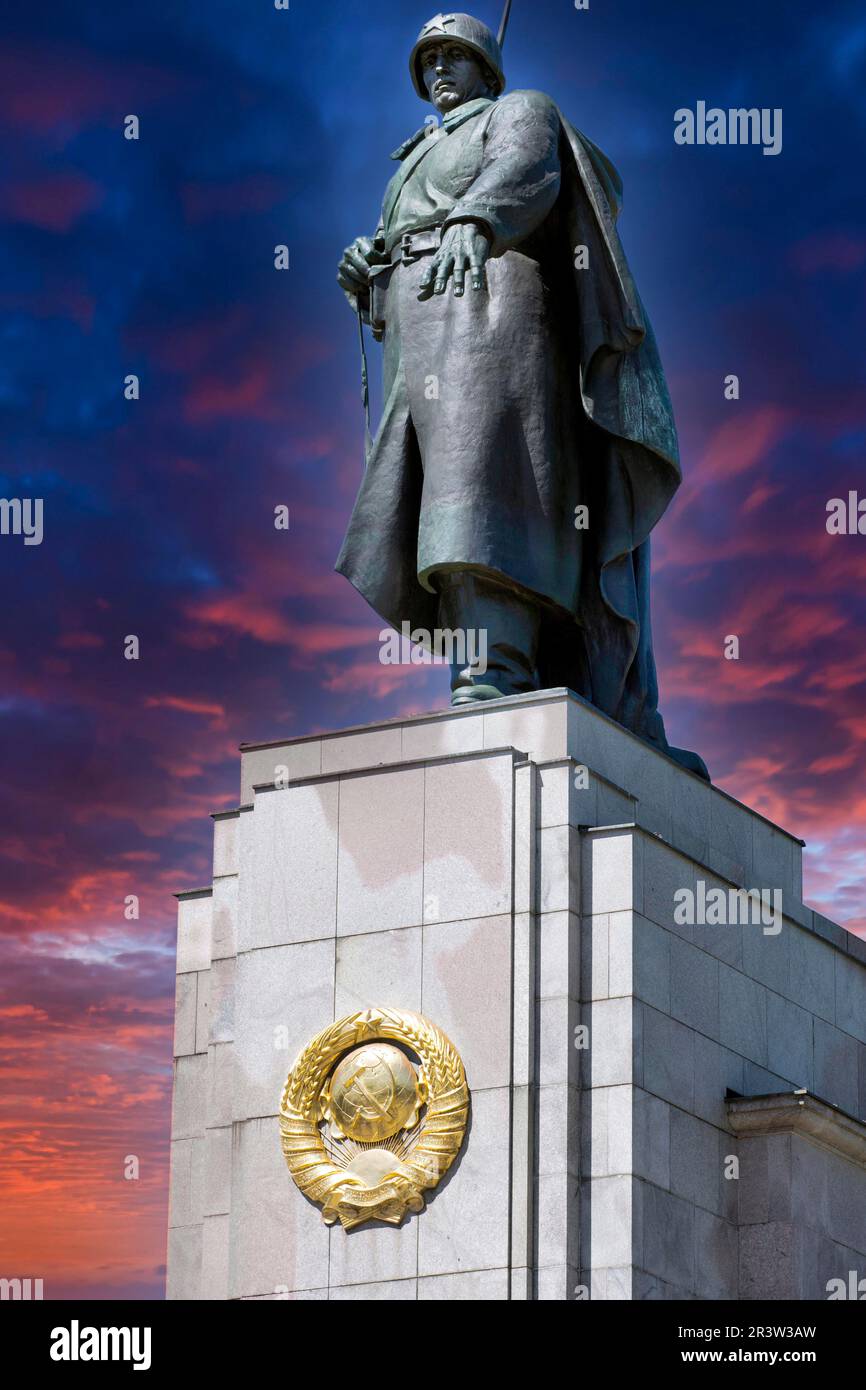 Red army berlin hi-res stock photography and images - Alamy