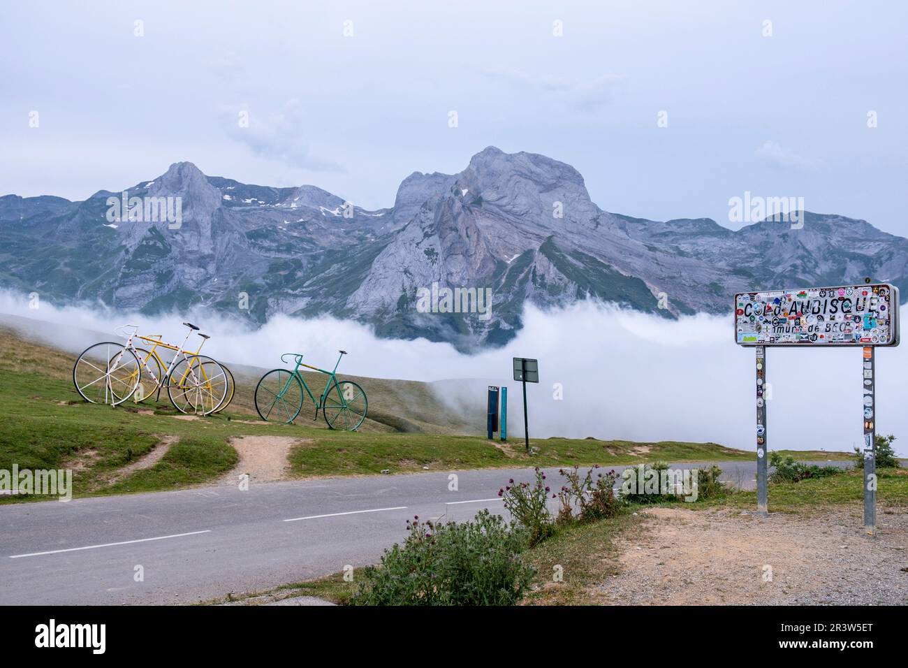 Col de aubisque hi-res stock photography and images - Alamy