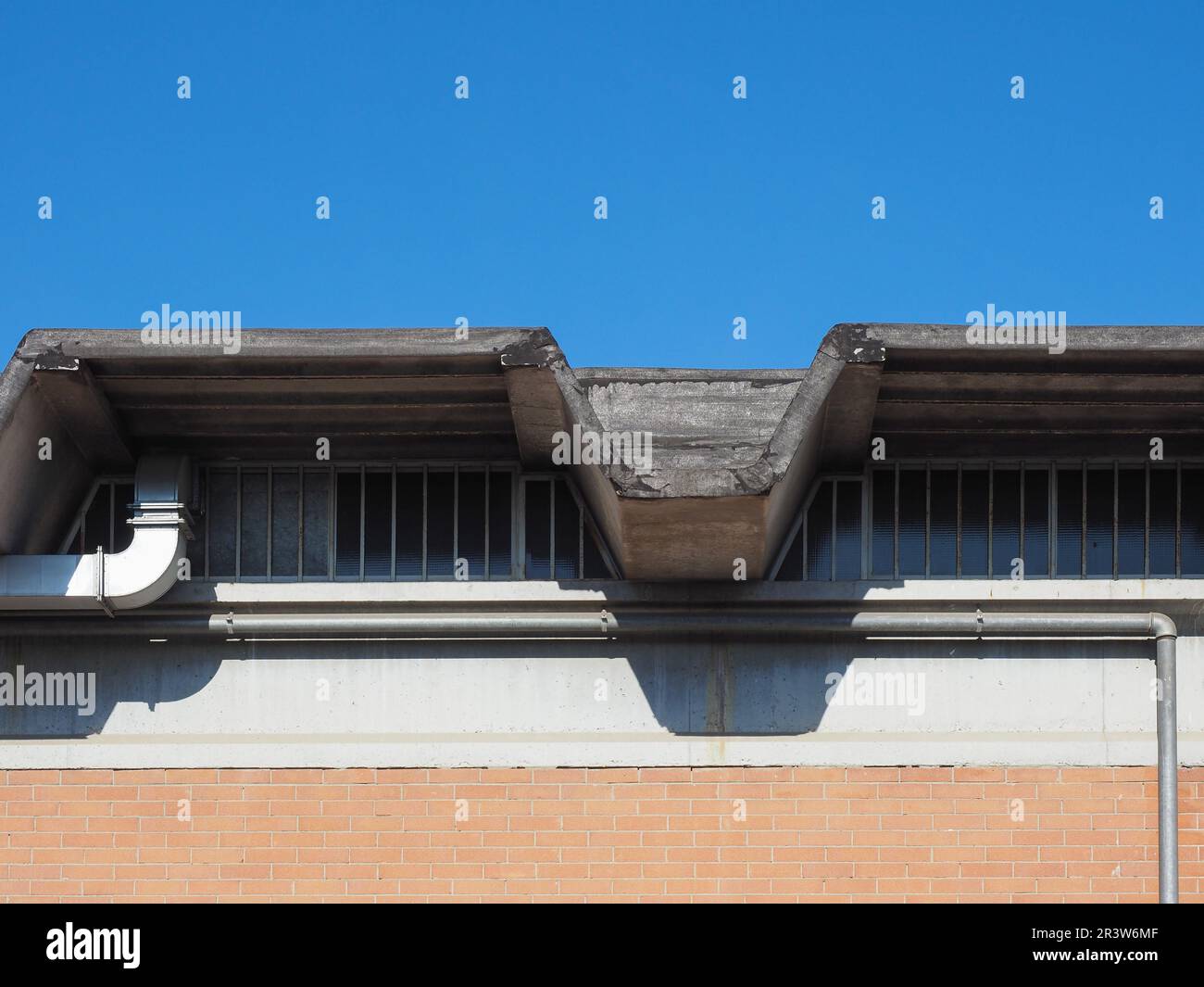 Factory roof detail hi-res stock photography and images - Alamy