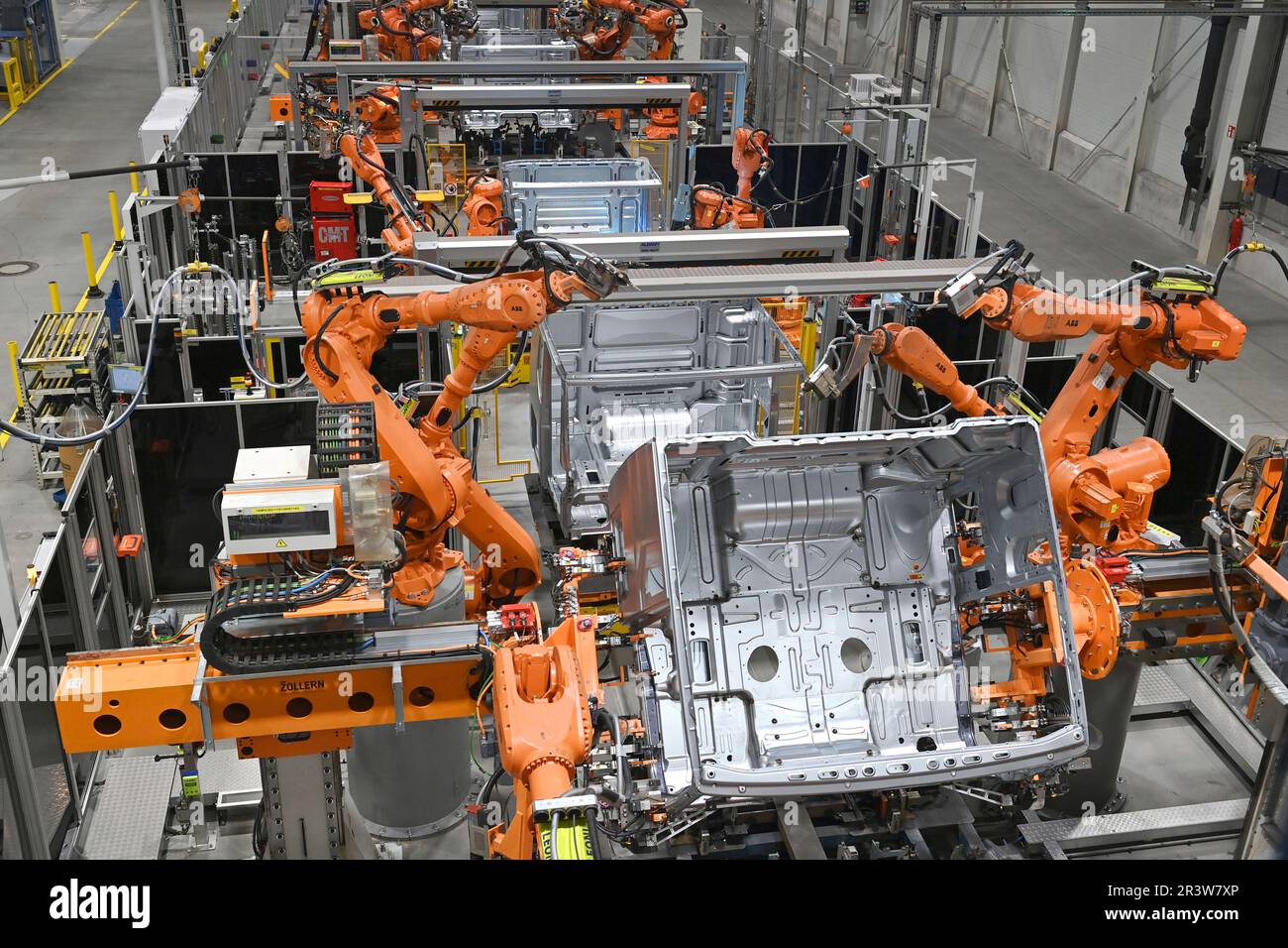 Truck assembly cab hi-res stock photography and images - Alamy