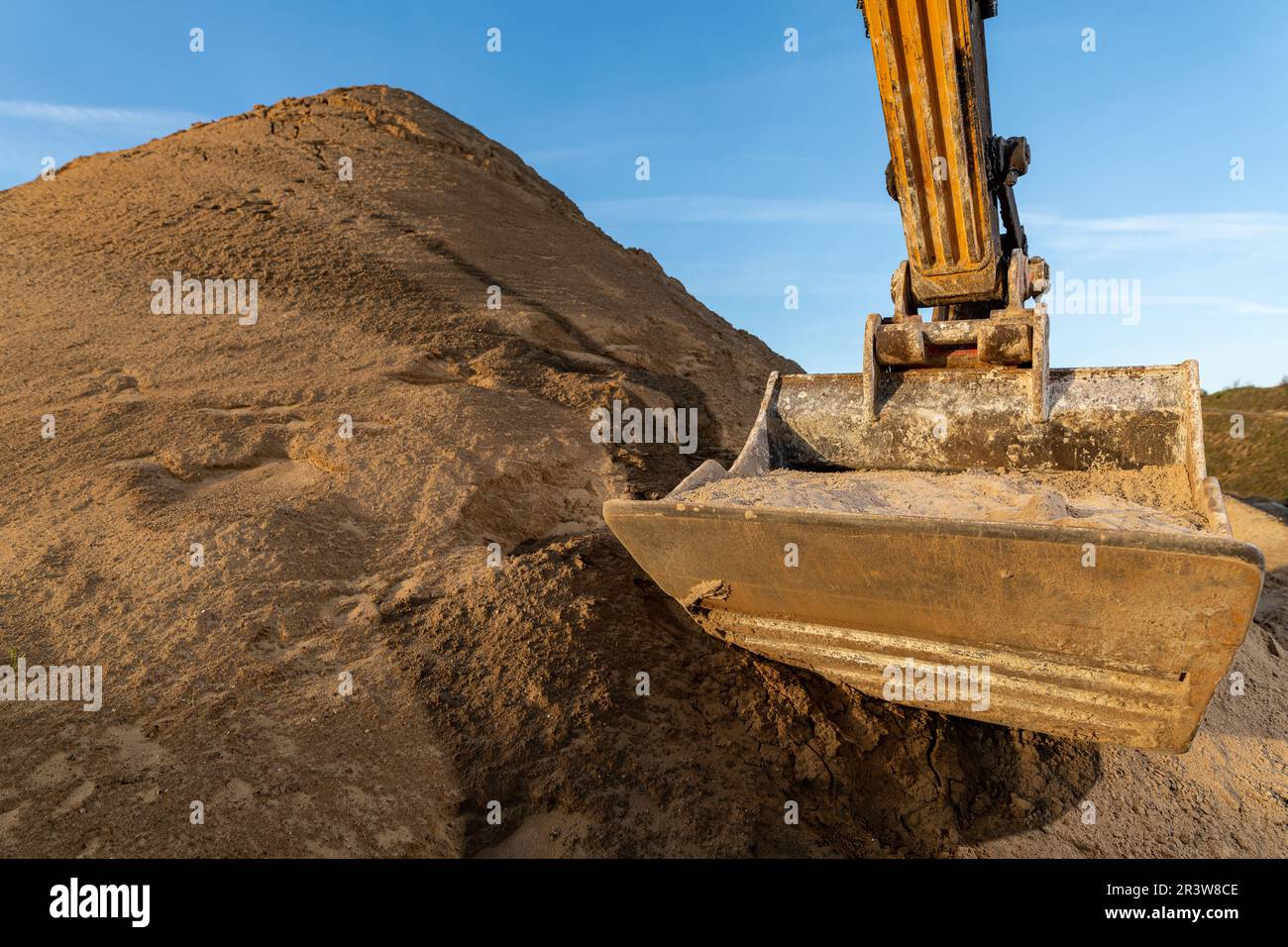 shovel loader in a sandpit Stock Photo - Alamy