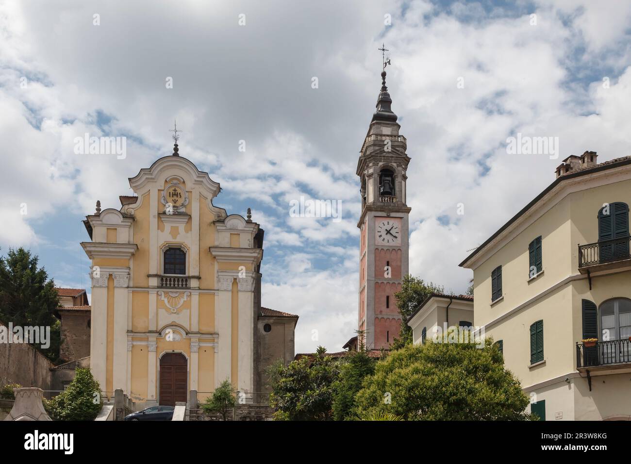 Arona, Chiesa dei Santi Martiri, auch San Graziano, Barockfassade, aus ...