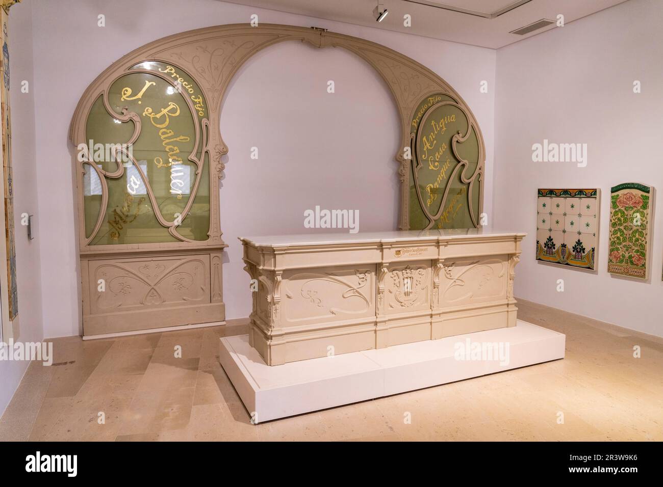 Counter arch hi-res stock photography and images - Alamy