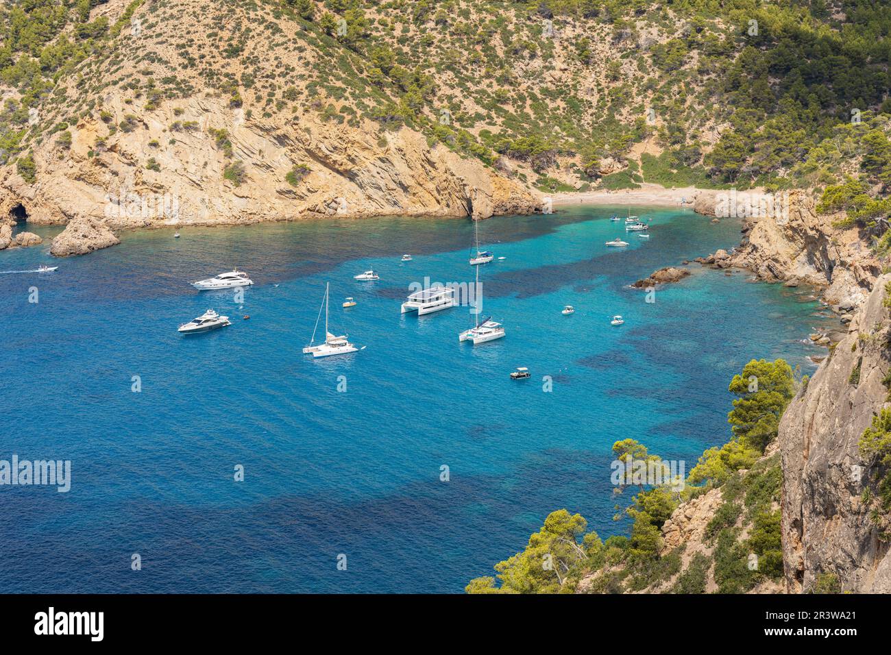 Refuge for small boats hi-res stock photography and images - Alamy