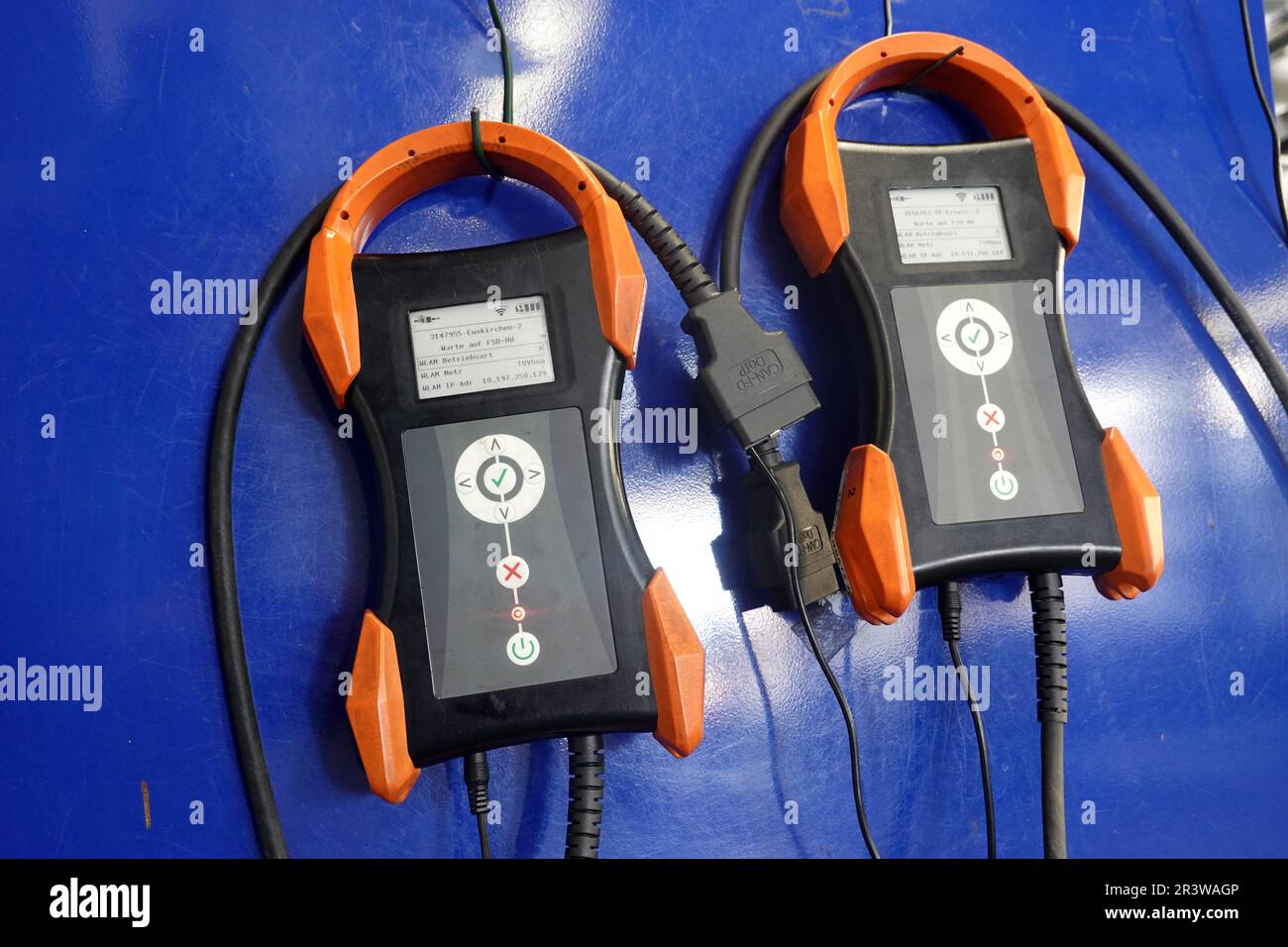Measuring device for the exhaust emission test of motor vehicles Stock ...