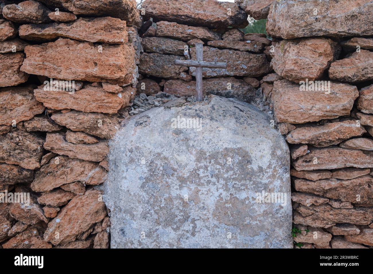 Traditional stone walls for agricultural land Stock Photo - Alamy