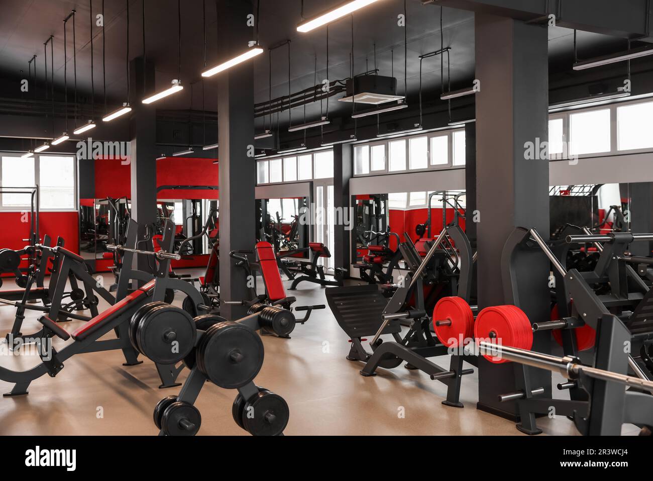 Gym mirrors hi-res stock photography and images - Alamy