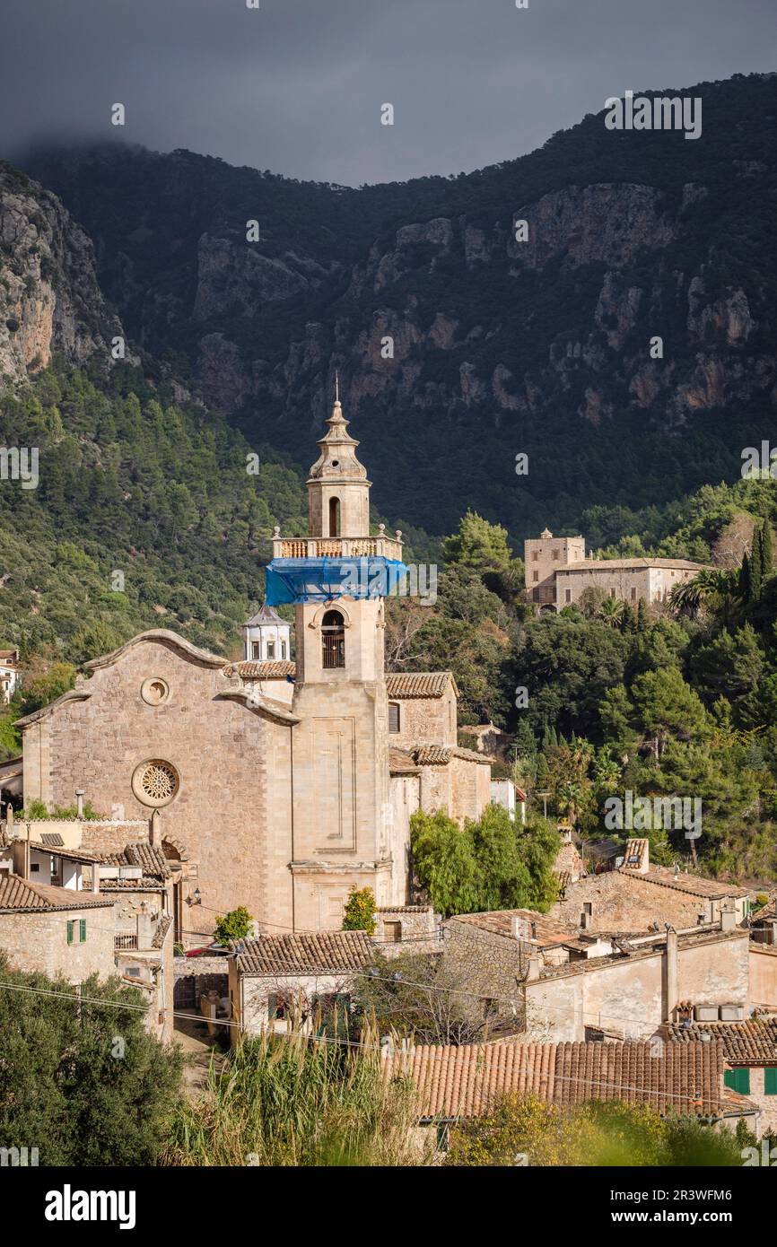 Majorcan church hi-res stock photography and images - Alamy