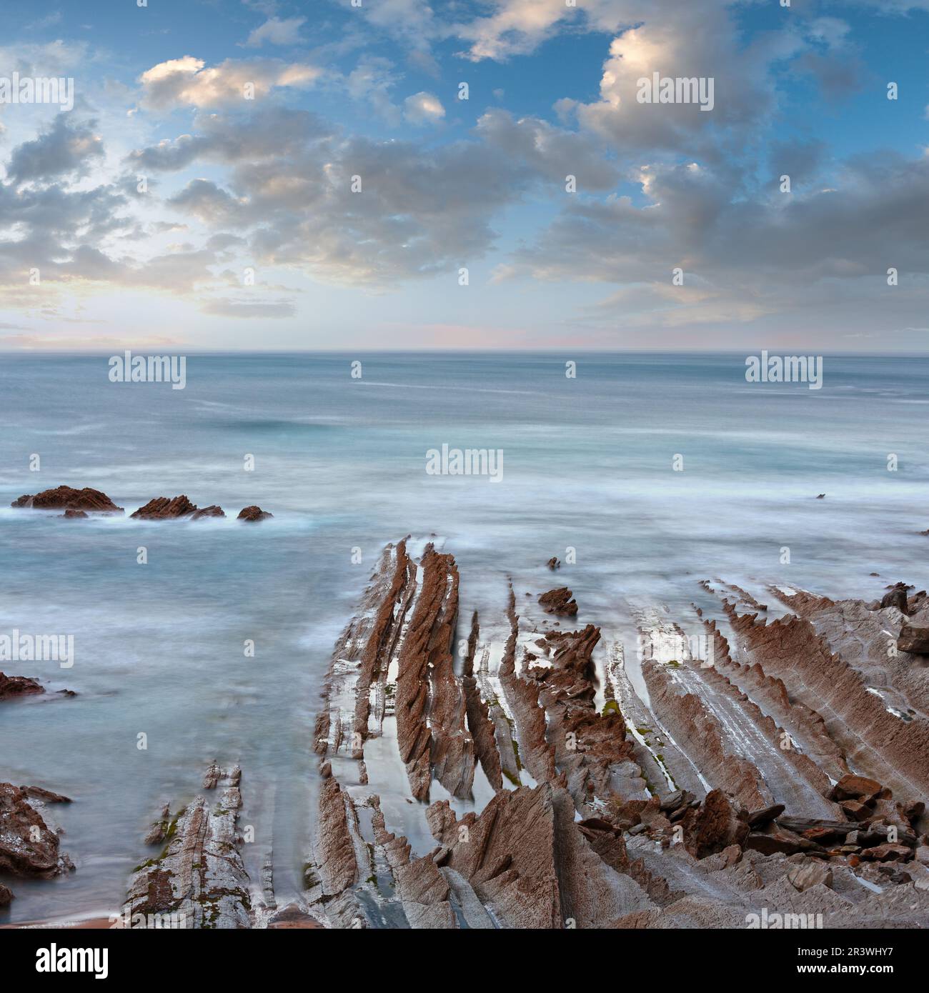 Stratiform hi-res stock photography and images - Alamy