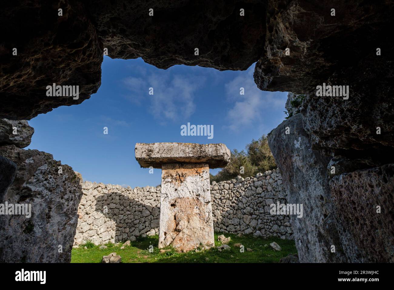 Taula stones hi-res stock photography and images - Alamy