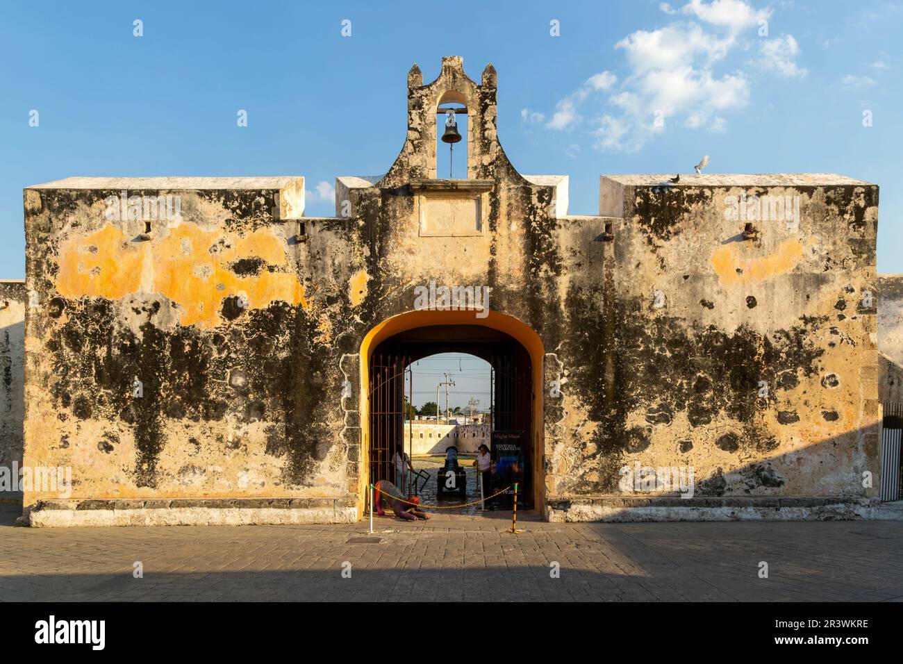 Puerta de Tierra gateway entrance, Fortifications Spanish military ...