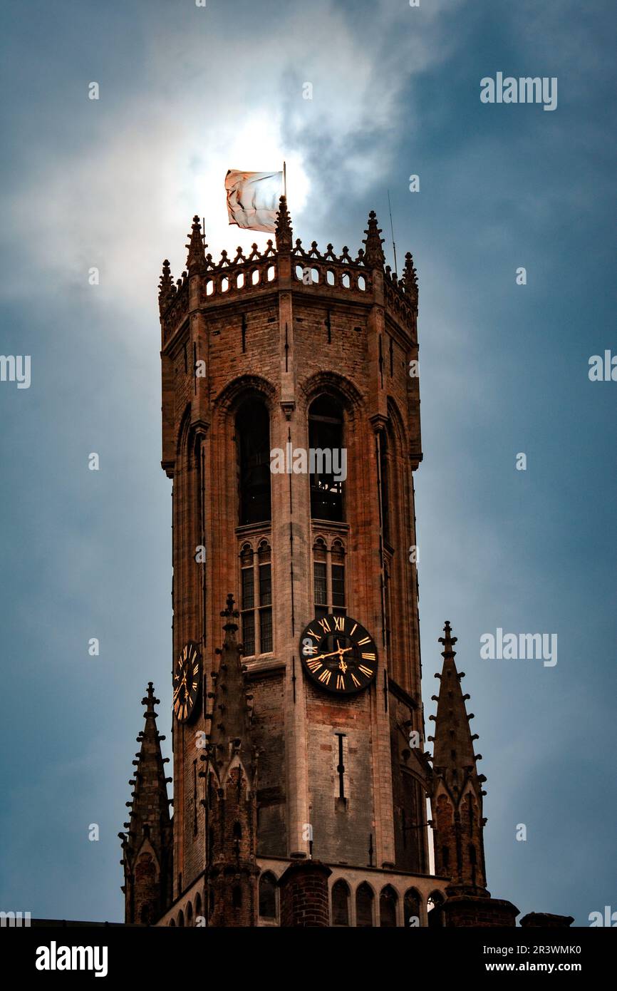 Gothic medieval wallpaper hi-res stock photography and images - Alamy