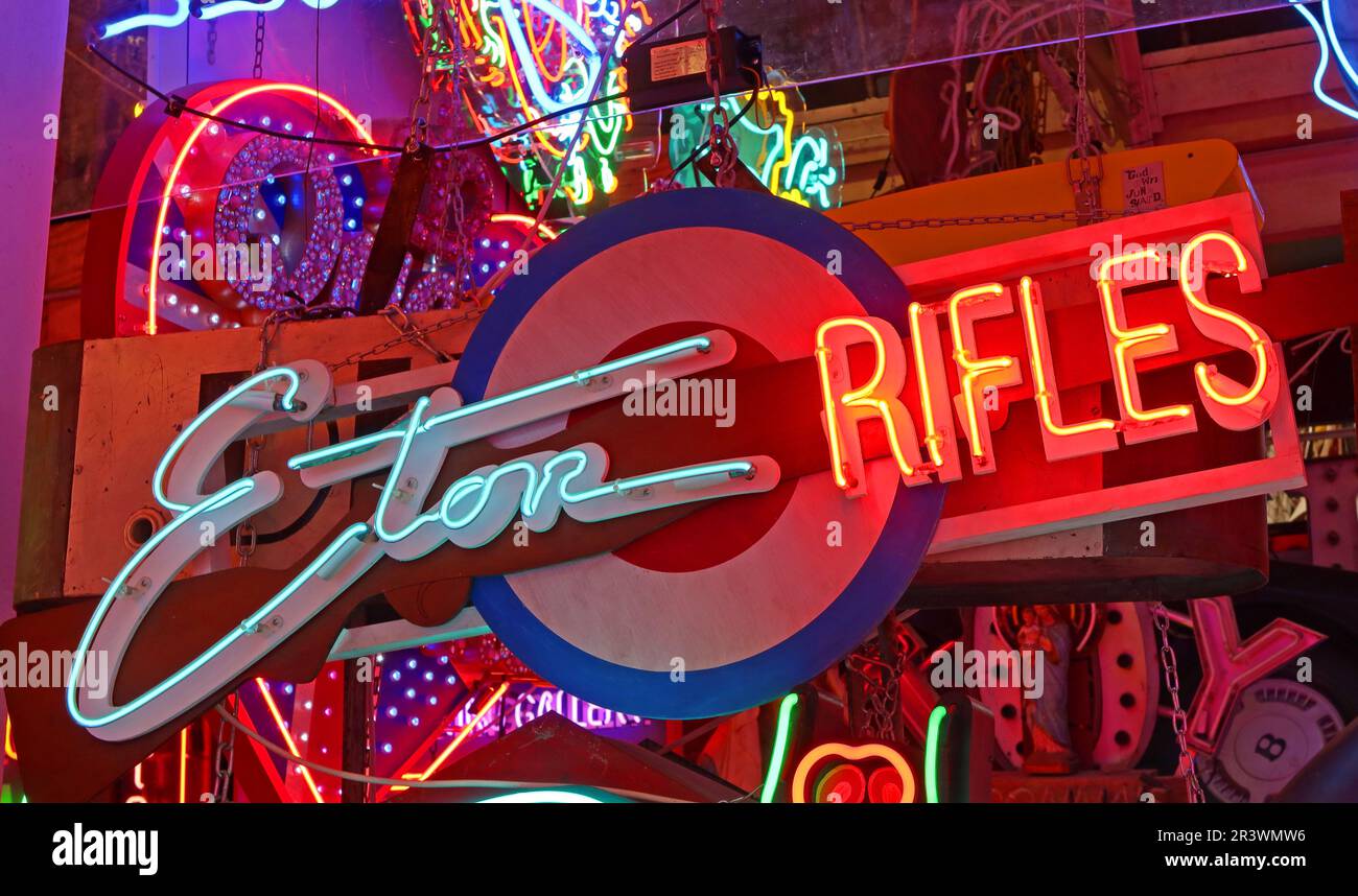Signage eton hi-res stock photography and images - Alamy