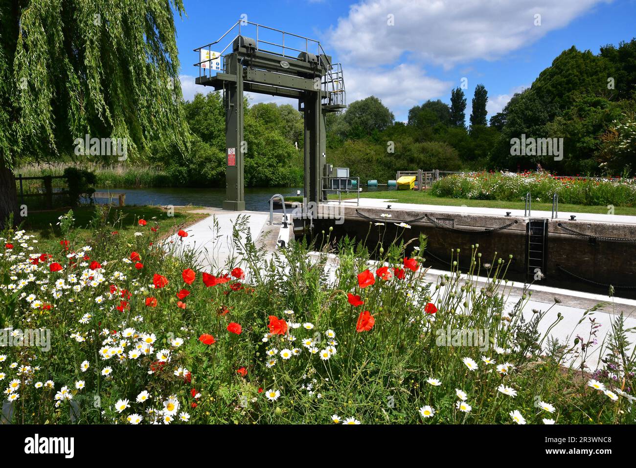 The Lock at Houghton Mill, Houghton Cambridgeshire, UK Stock Photo - Alamy