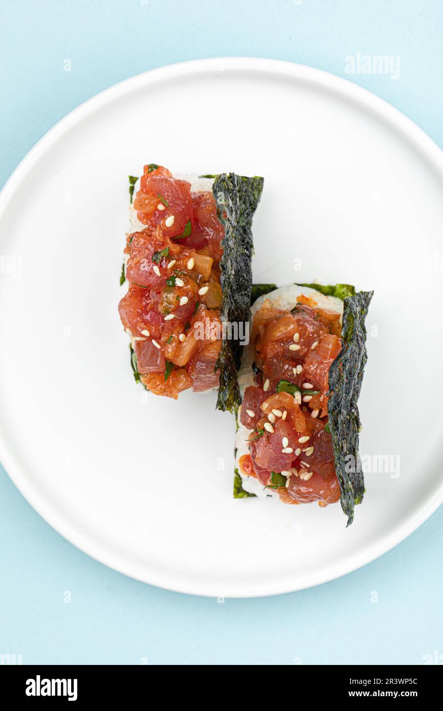 Spicy tuna hand rolls hi-res stock photography and images - Alamy