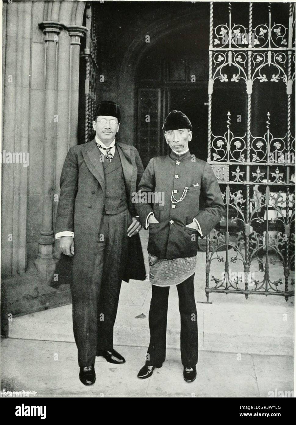 "Sir Benjamin Stone's pictures; records of national life and history ...