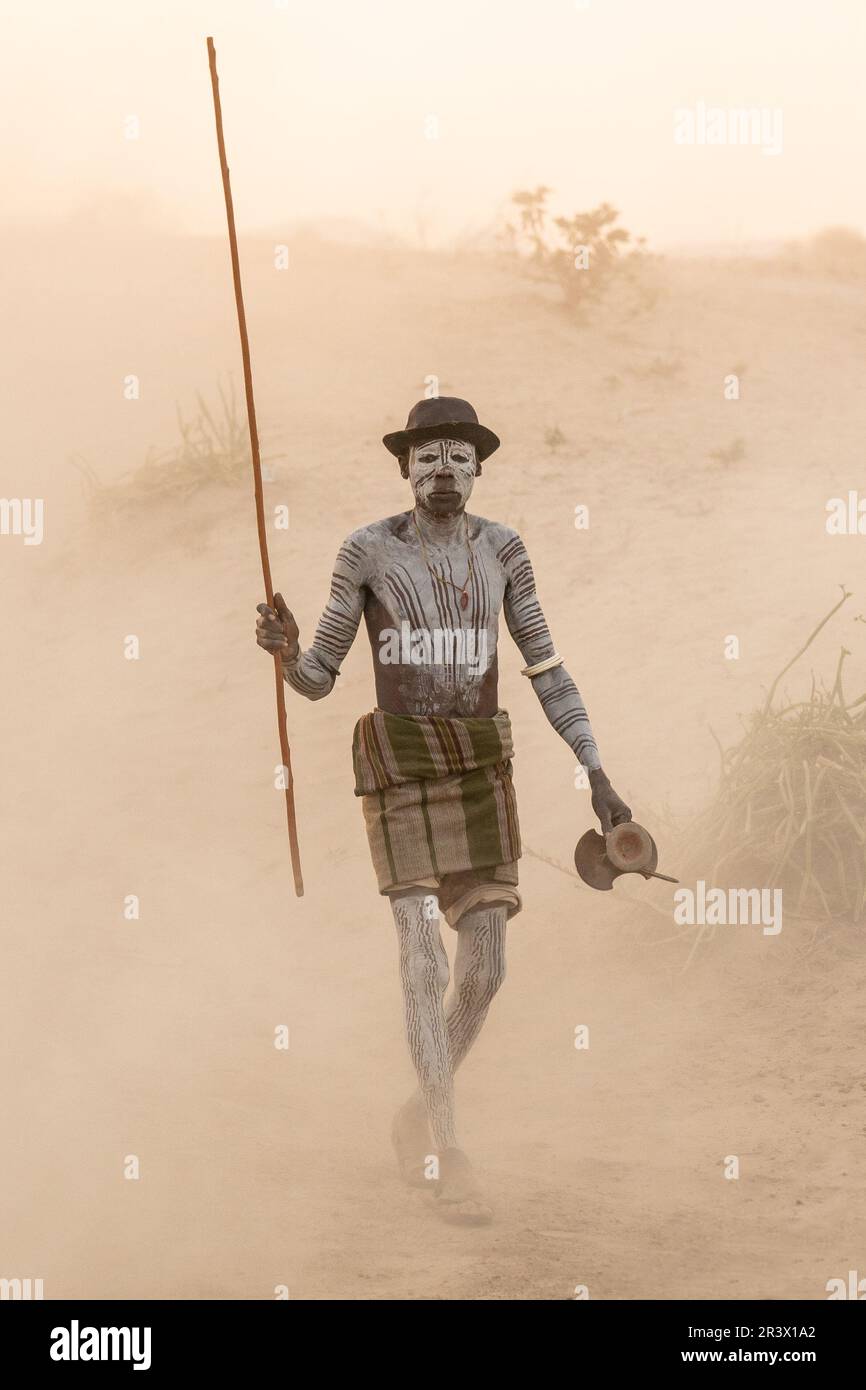 STUNNING images of Karo people herding in front of a jaw-dropping ...