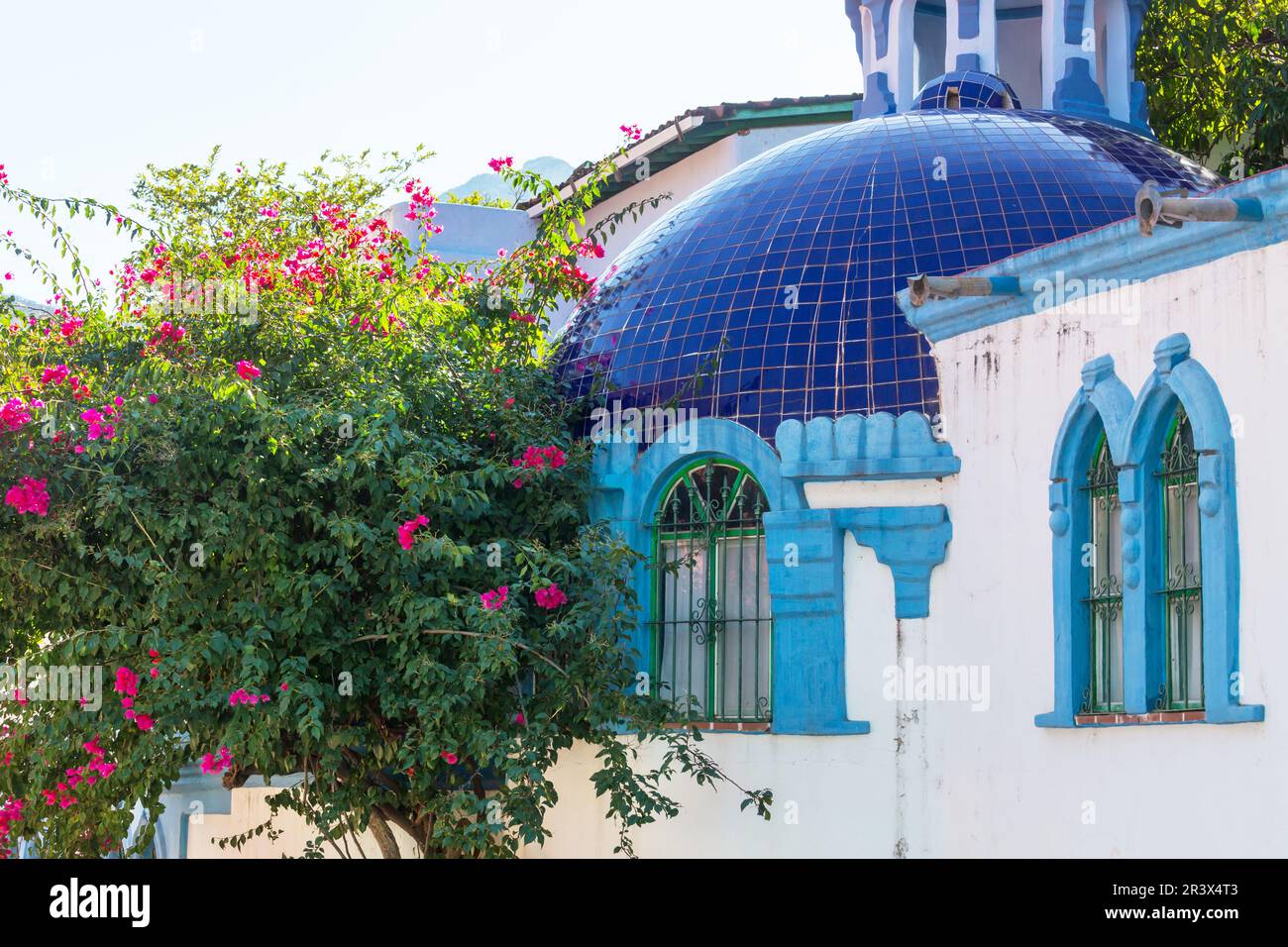 Colonial architecture in Mexico Stock Photo - Alamy
