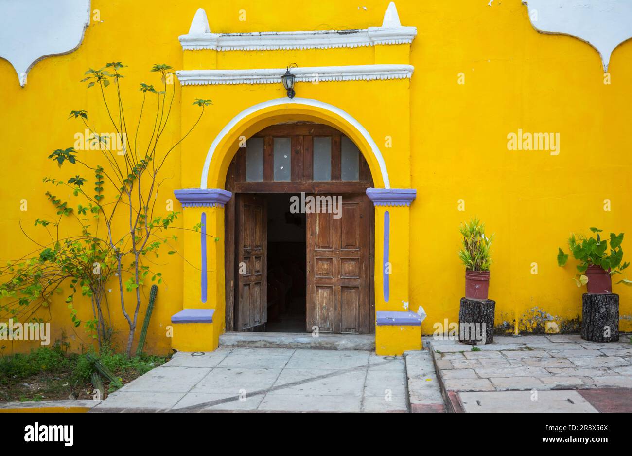 Colonial architecture in Mexico Stock Photo - Alamy