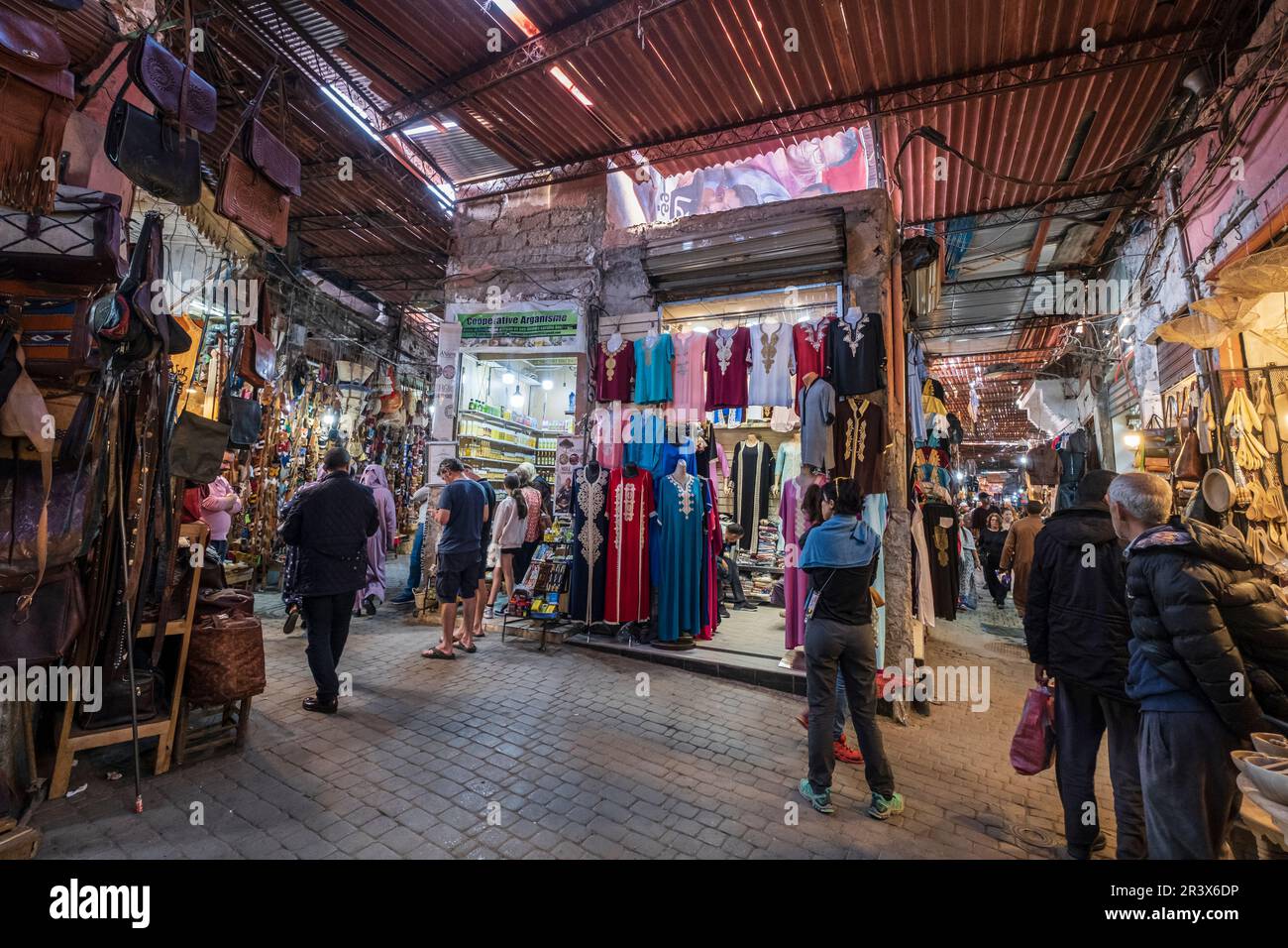 Souk street hi-res stock photography and images - Alamy