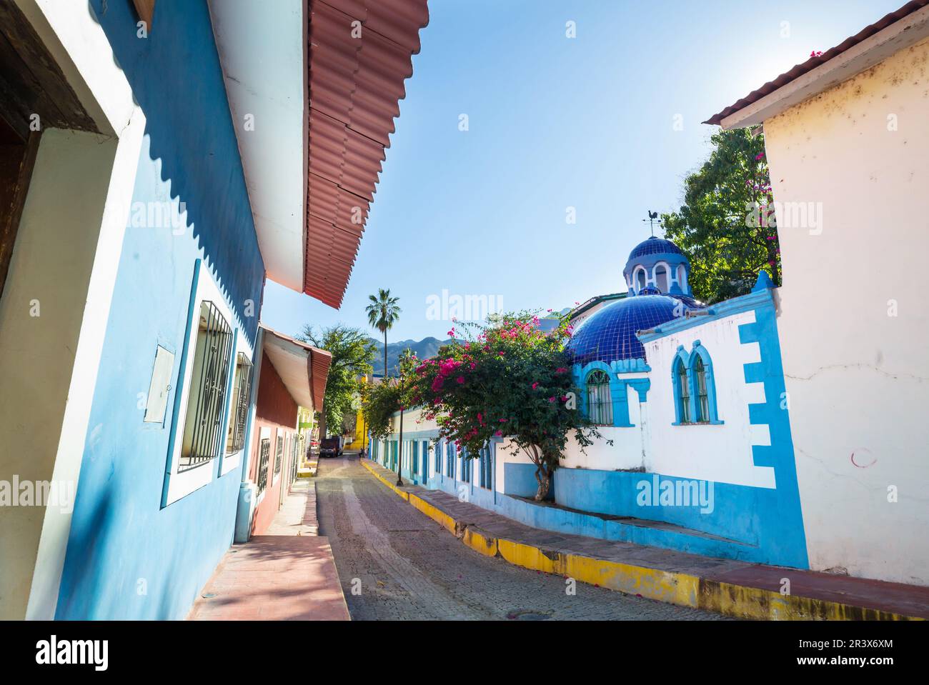 Colonial architecture in Mexico Stock Photo - Alamy