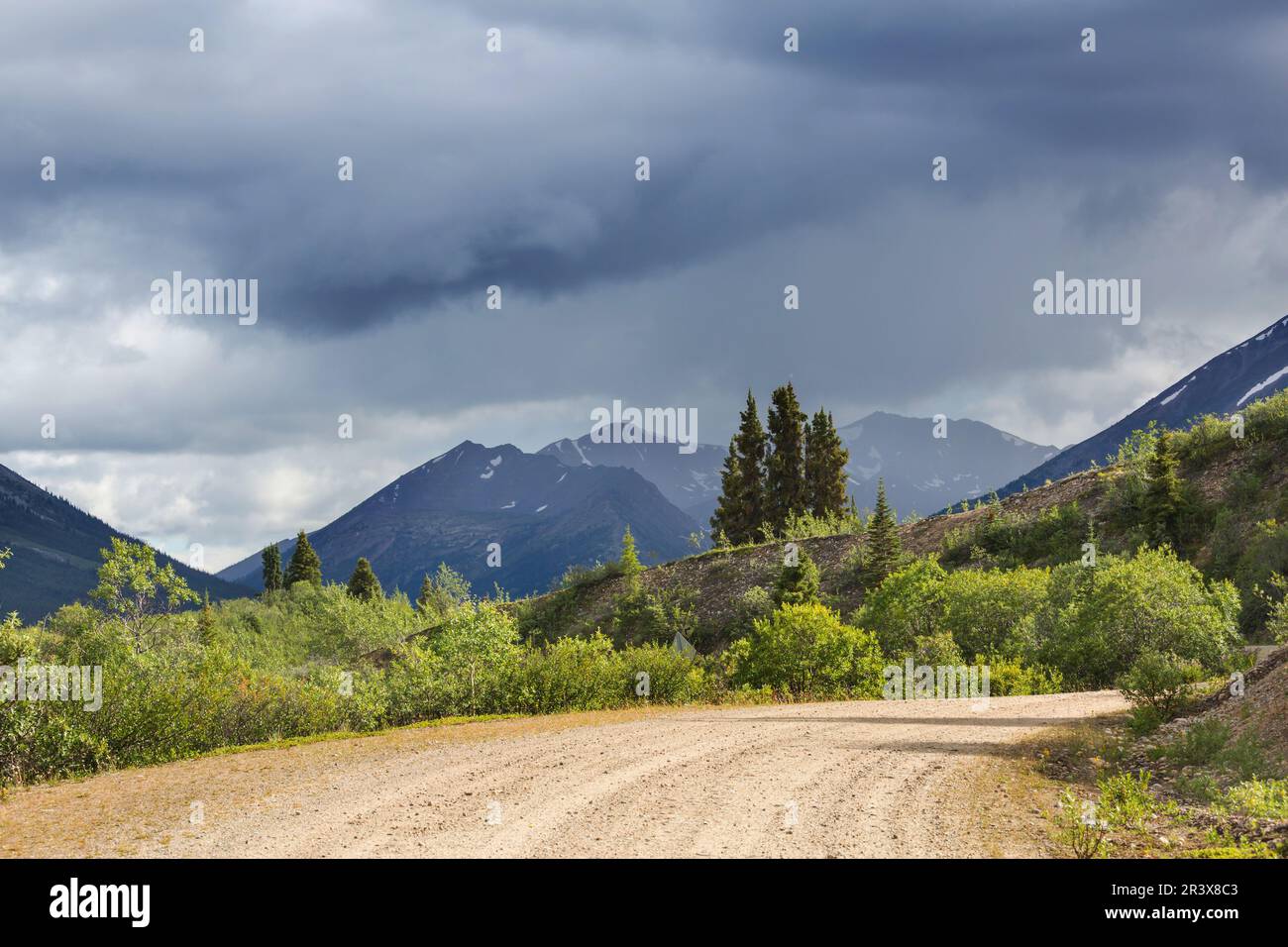 With alaskan range and storm hi-res stock photography and images - Alamy