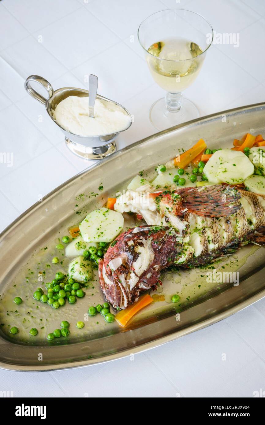 Pescado cocido hi-res stock photography and images - Alamy