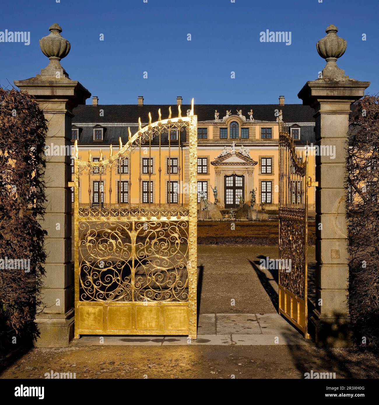 The golden gate in front of the Herrenhausen Gallery, Herrenhaeuser ...