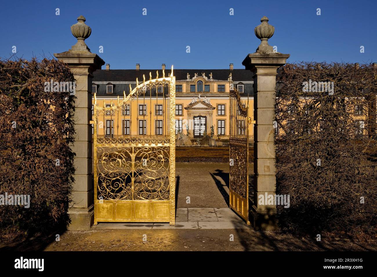The golden gate in front of the Herrenhausen Gallery, Herrenhaeuser ...