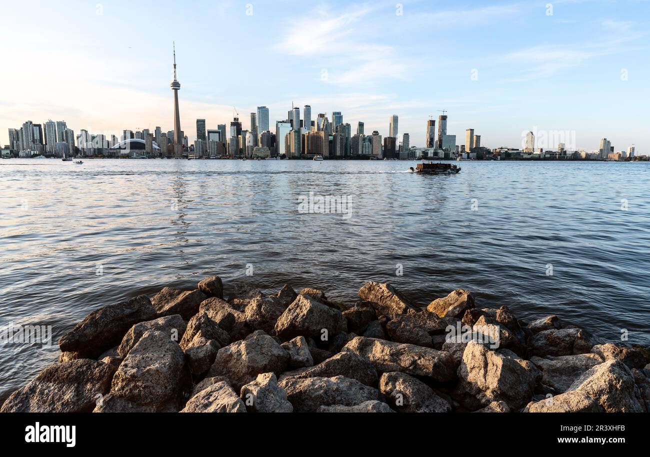 Toronto skyscraper hi-res stock photography and images - Alamy
