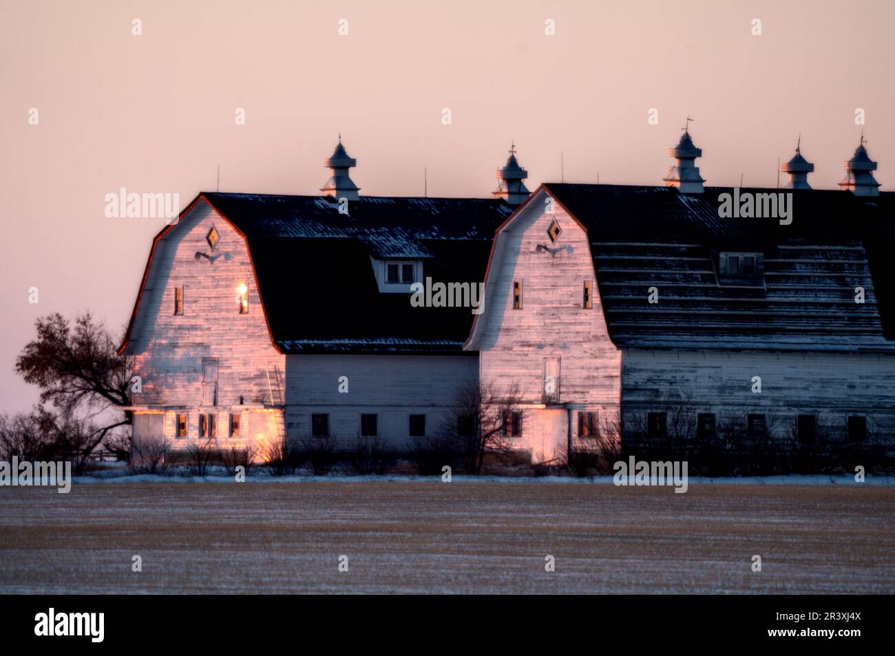Double barn hi-res stock photography and images - Alamy
