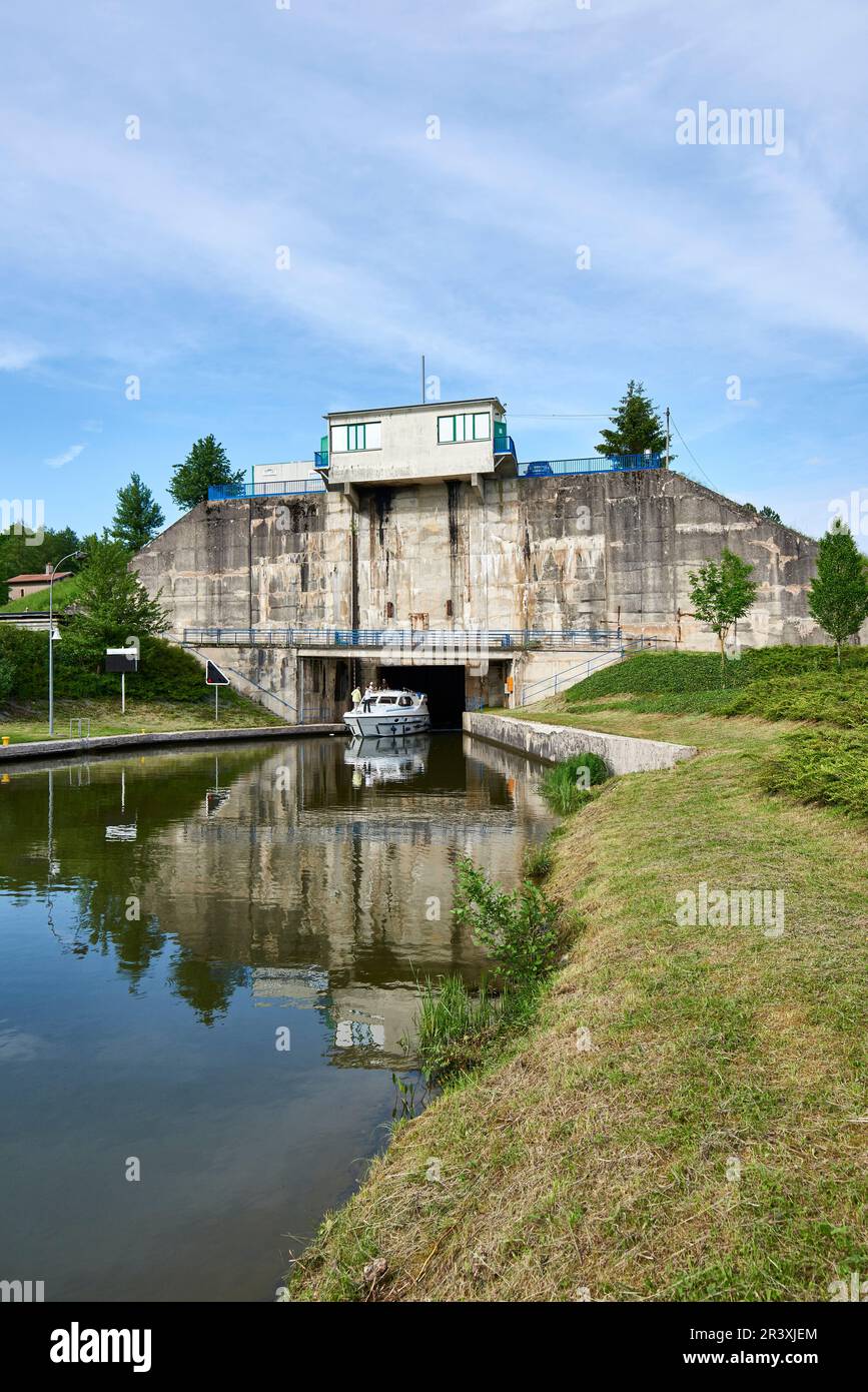 Lock of Rechicourt-le-Chateau (north-eastern France) on the Canal de la ...