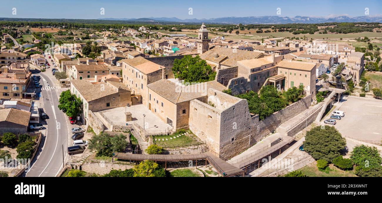 Small town of houses birds eye view hi-res stock photography and images ...
