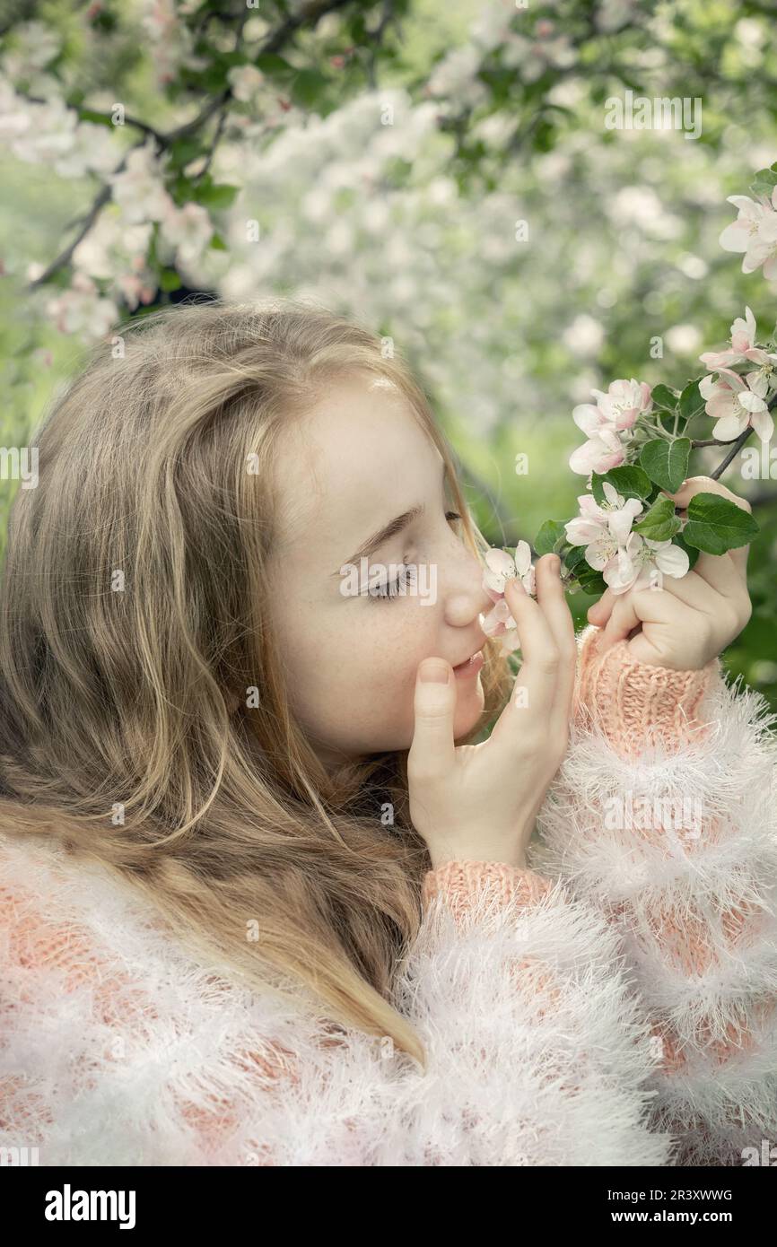 Cute 13 year old girl hi-res stock photography and images - Alamy