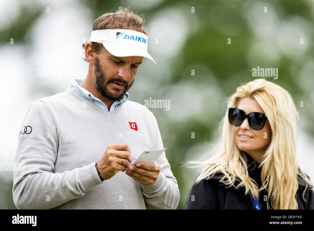CROMVOIRT - Joost Luiten with his wife Melanie Jane Lancaster during ...