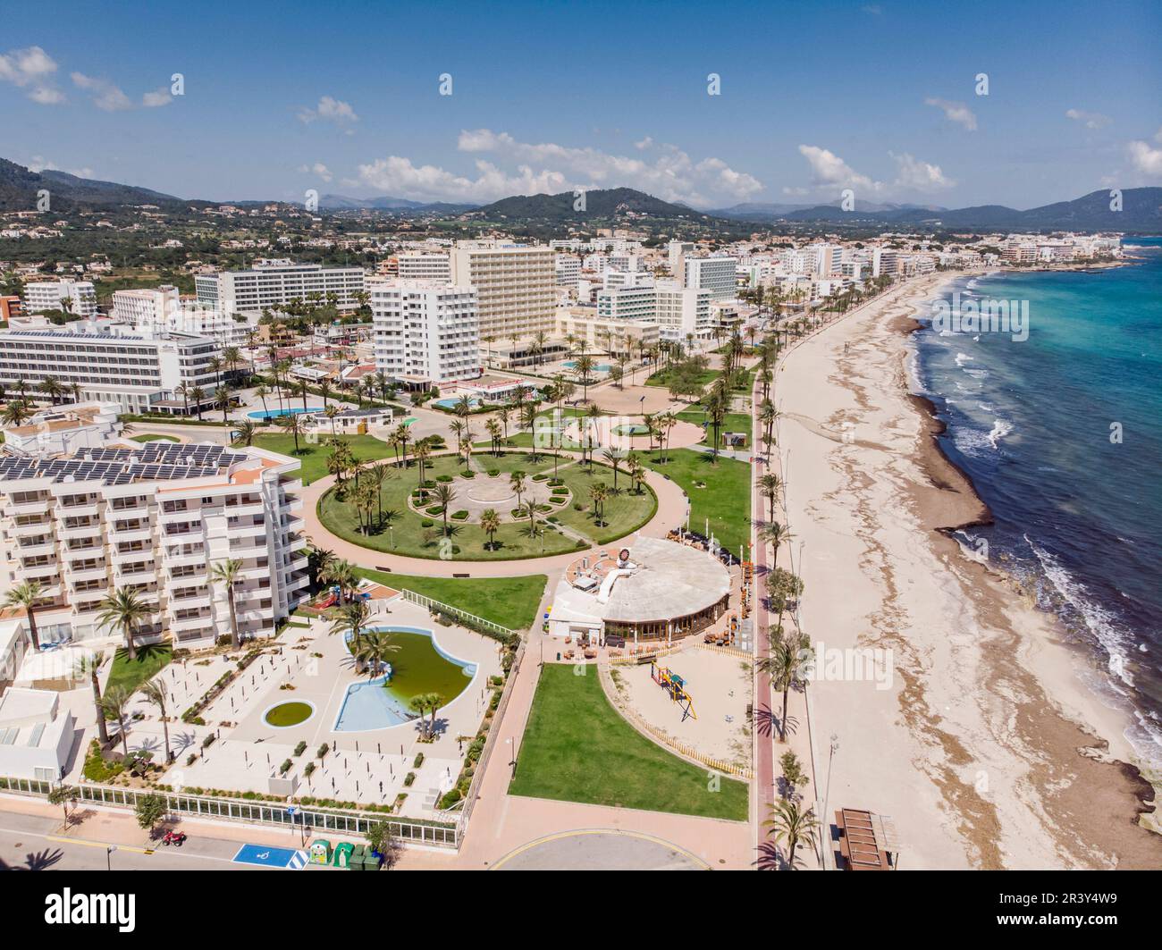 Edificio spa resort hi-res stock photography and images - Alamy