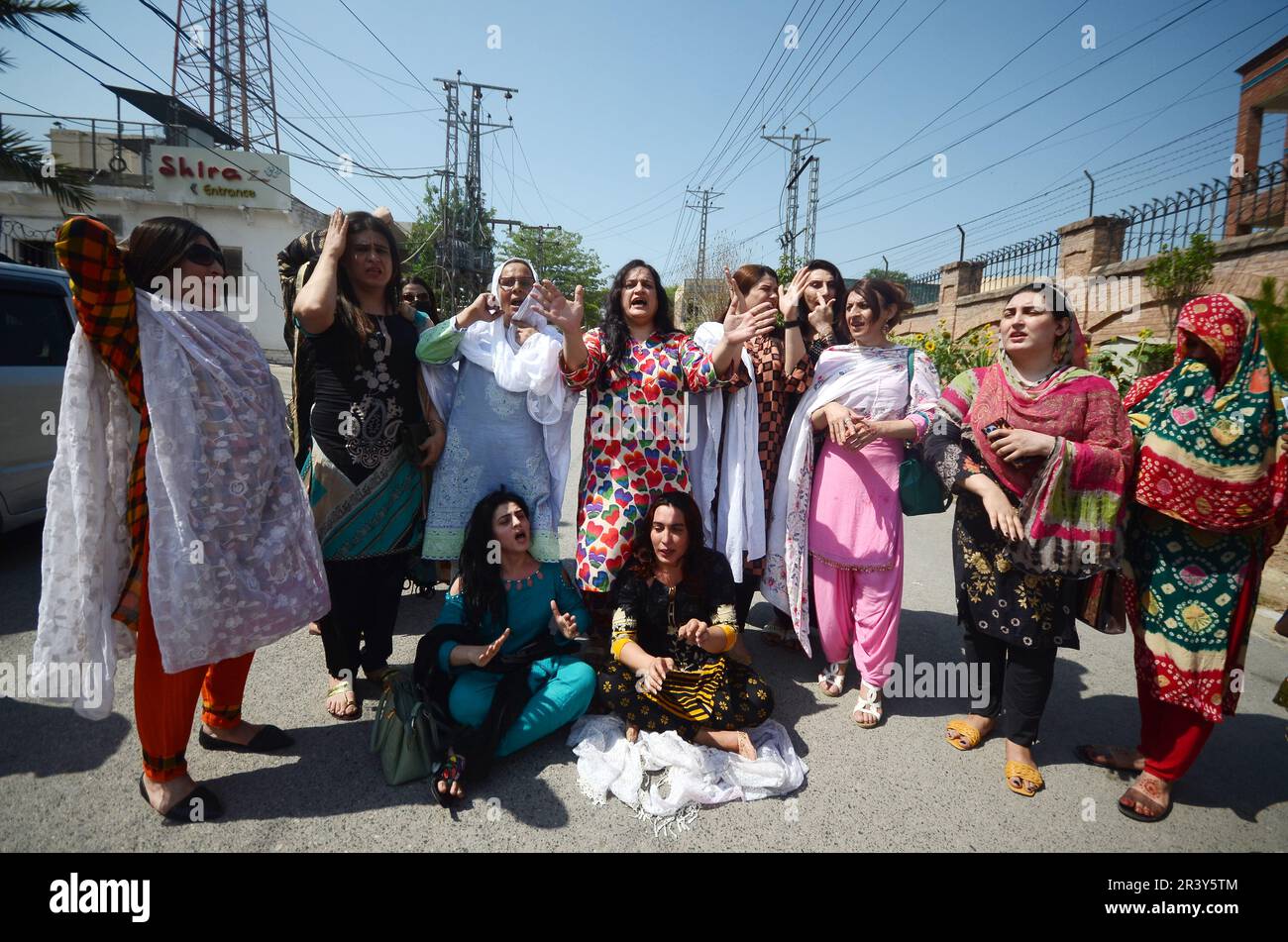 Members of Pakistan's transgender community take part in a protest ...