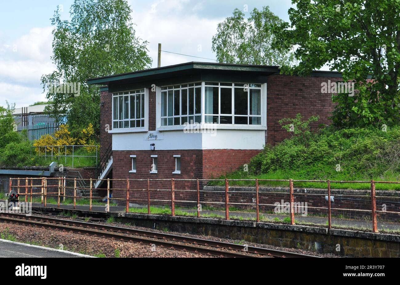 Signal boxes hi-res stock photography and images - Alamy
