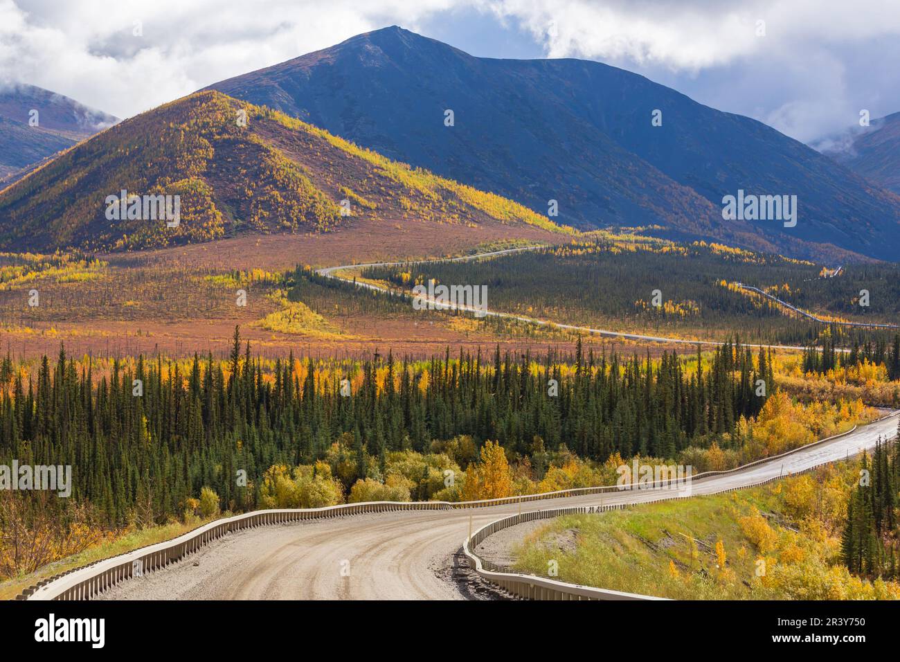 With alaskan range and storm hi-res stock photography and images - Alamy