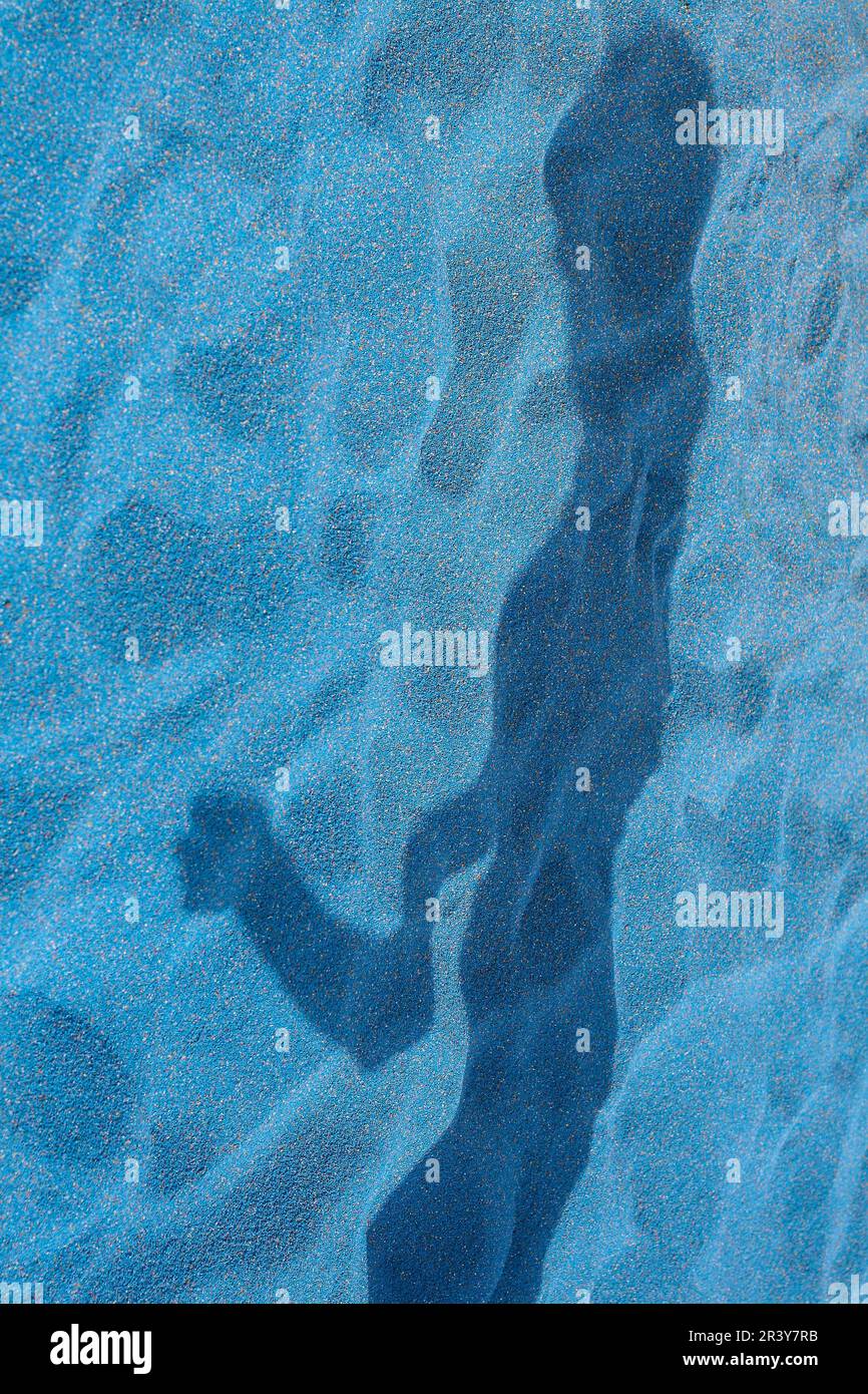 Spooky figure outside shadow hi-res stock photography and images - Alamy