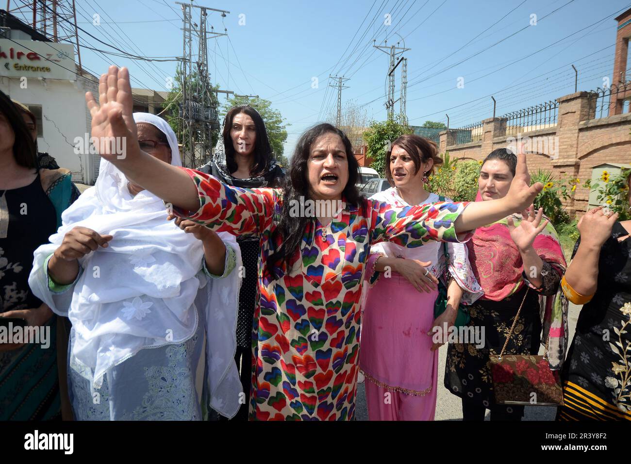 Peshawar, Khyber Pakhtunkhwa, Pakistan. 24th May, 2023. Members of ...