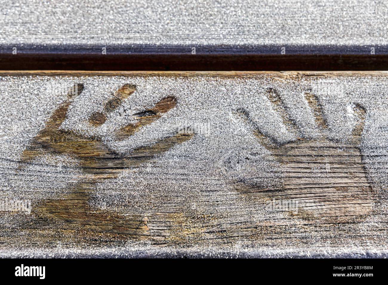 Handabdruck in eis hi-res stock photography and images - Alamy