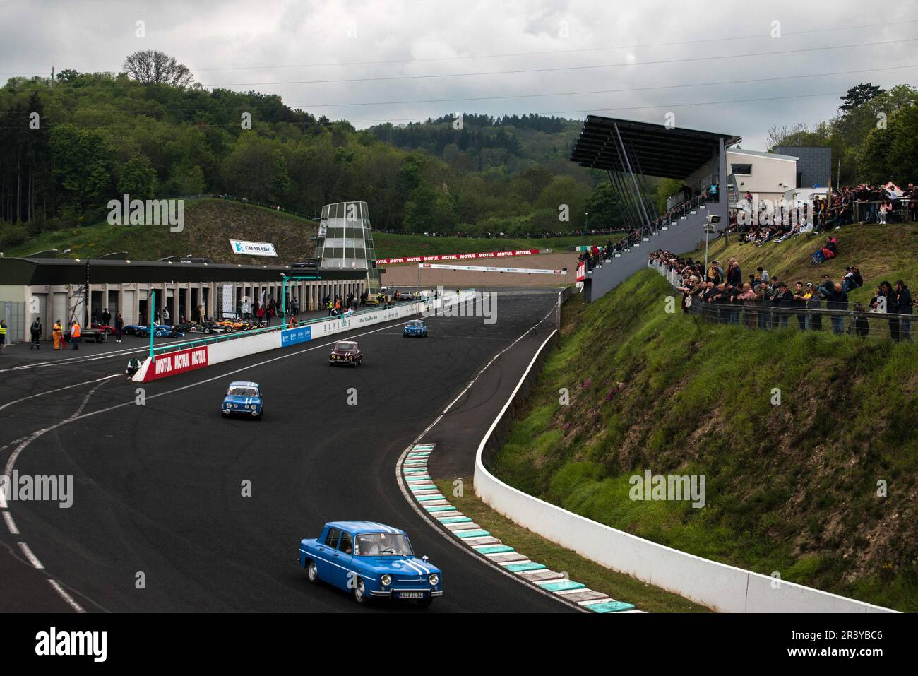 In the heart of the Puys chain in Auvergne, the Charade circuit ...